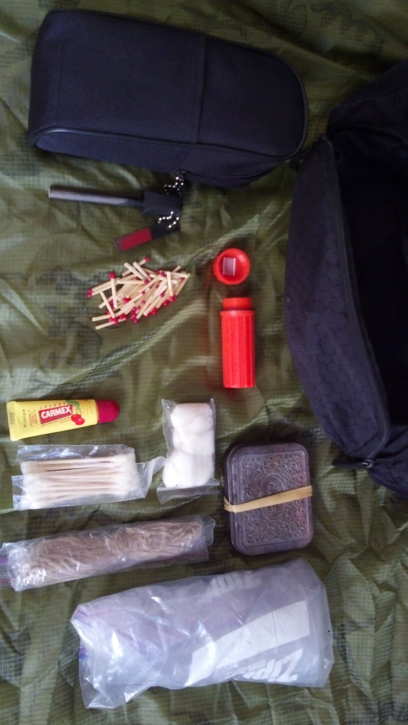 My Bug Out Bag / Gray Man Version : 8 Steps - Instructables