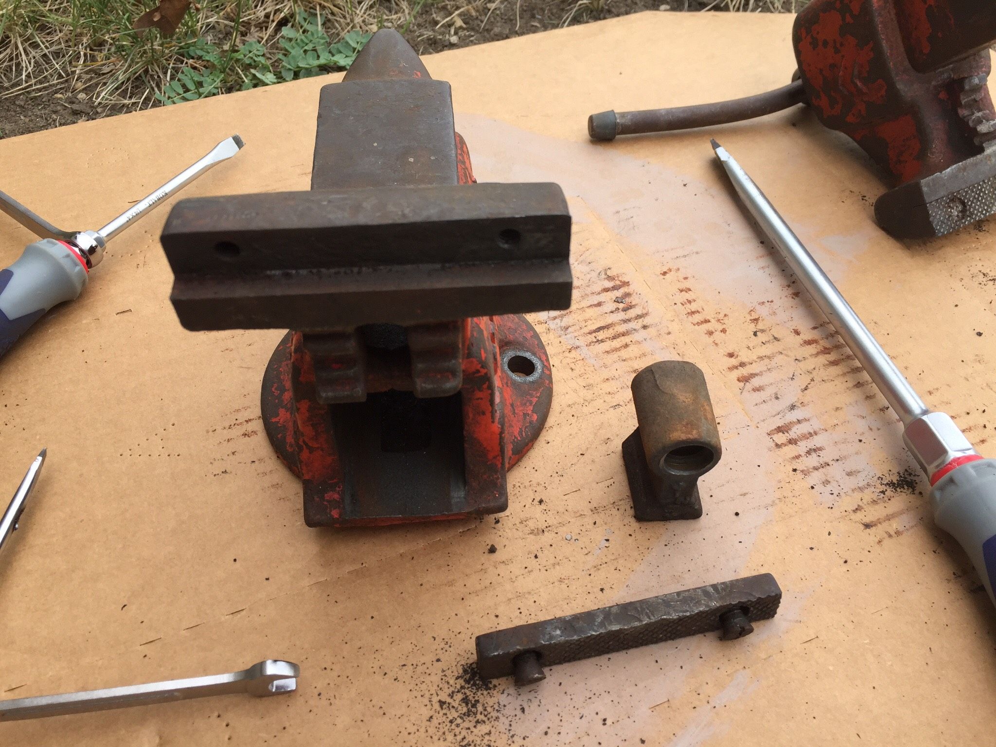 Restoration of a Craftsman Vise Model 506-51800-3 : 5 Steps (with ...