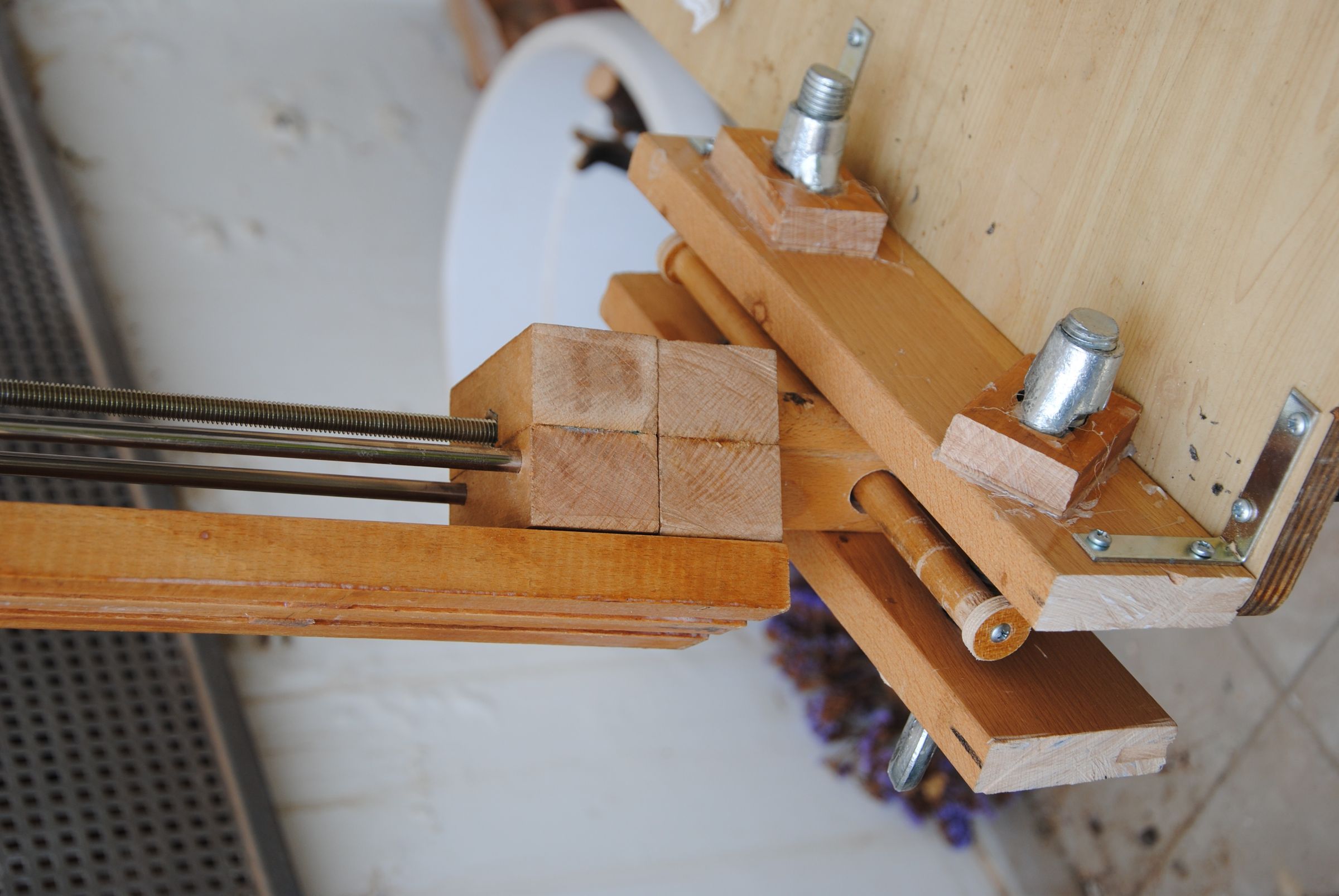 How to Make a Wooden 6" Bench-Vise : 13 Steps (with Pictures ...