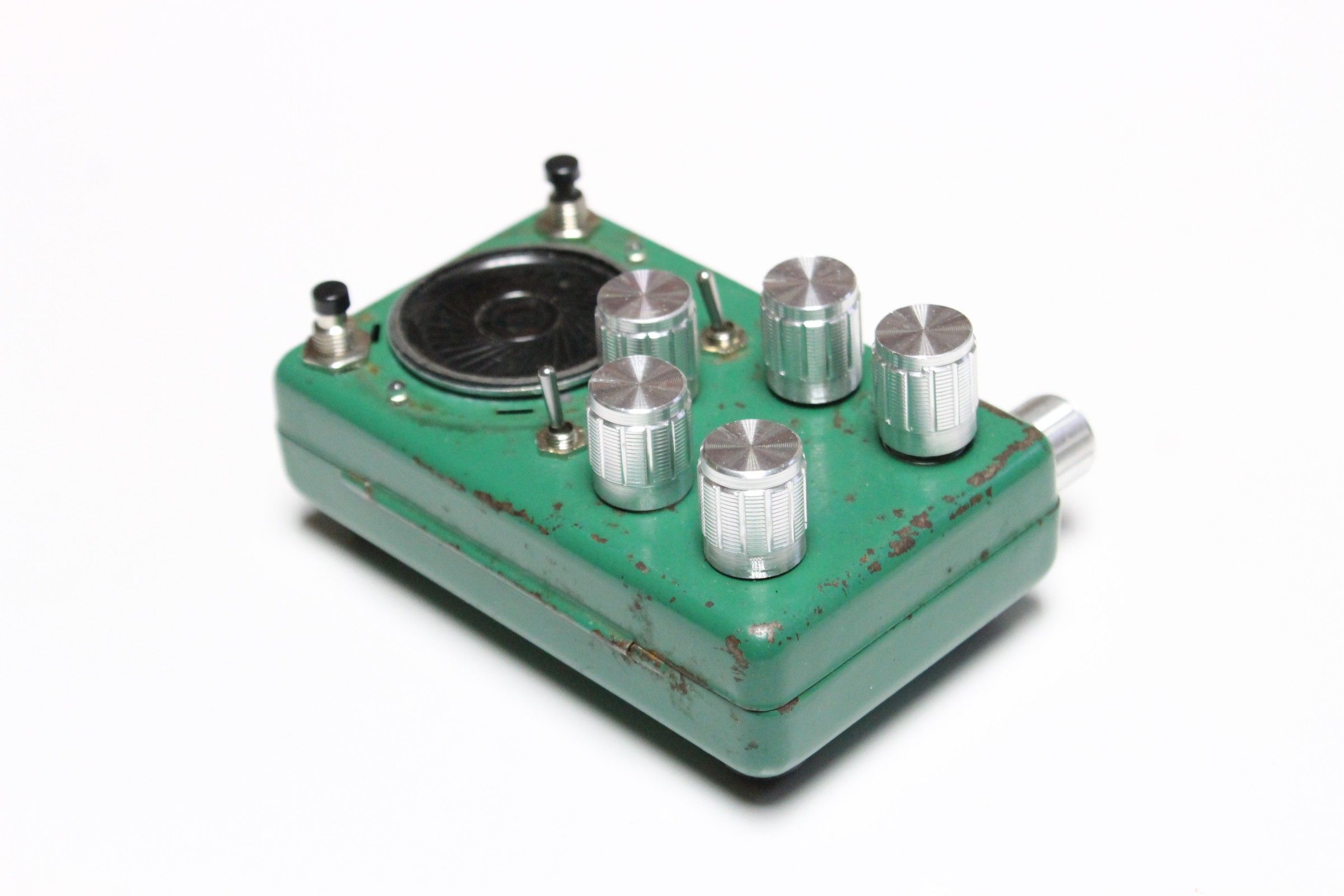 Fizzle Loop Synth V3 (555 Timer) : 11 Steps (with Pictures) - Instructables