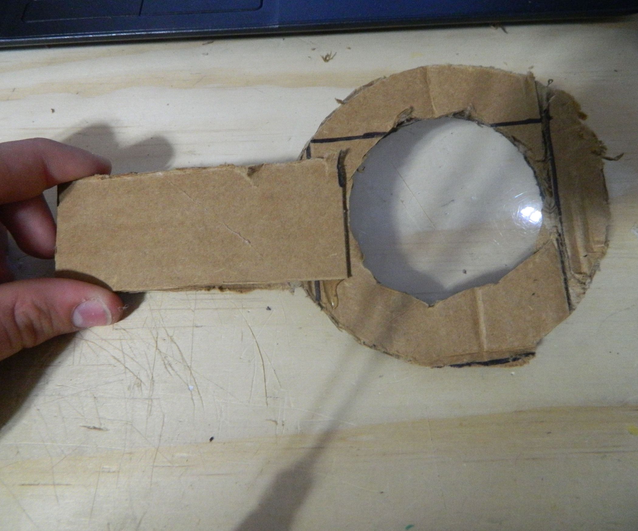 Cardboard Magnifier Glass : 9 Steps - Instructables
