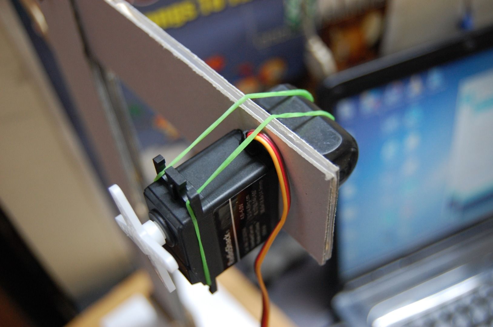 AquaFeeder: an Automated Fish Feeder : 20 Steps (with Pictures ...