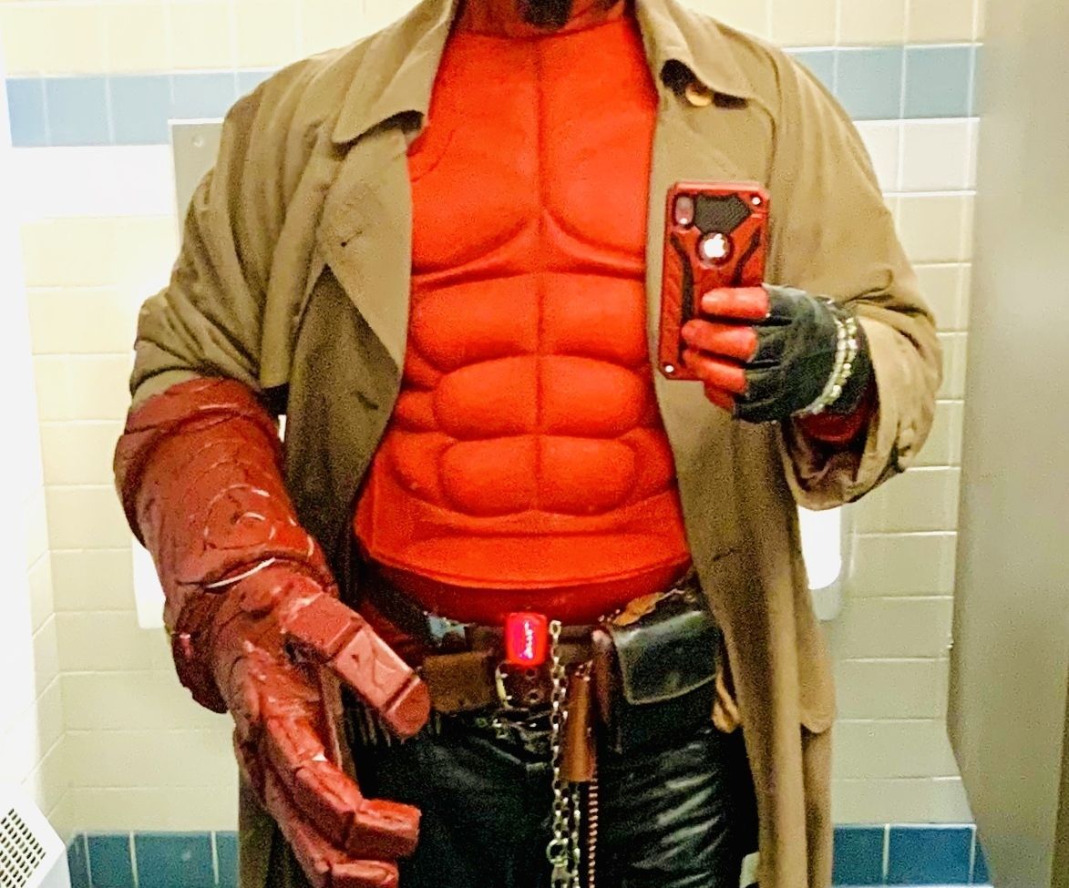 Hellboy Costume : 4 Steps - Instructables