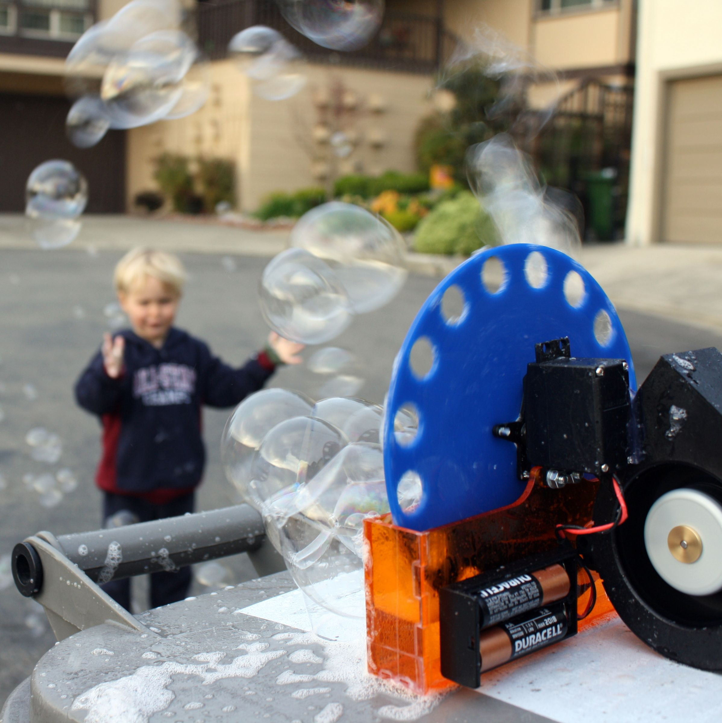 Bubble Machine : 8 Steps (with Pictures) - Instructables
