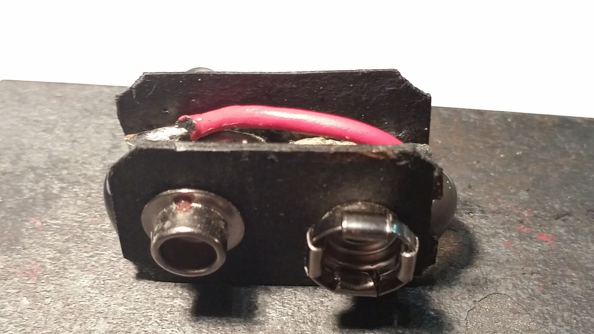 DIY 9 Volt LED Emergency/Backpack Flash Light : 10 Steps - Instructables