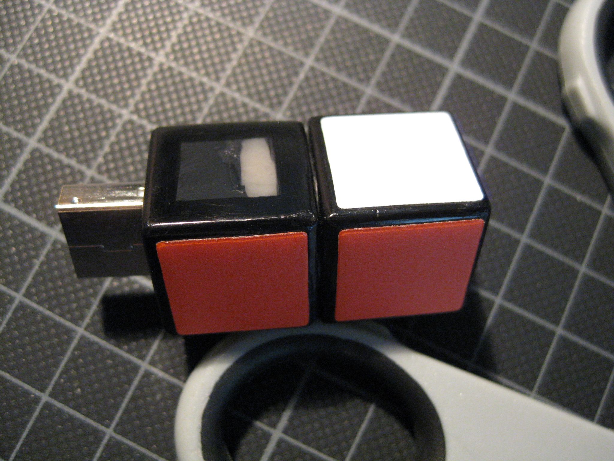 Functional USB Flash Drive Rubiks Cube : 7 Steps (with Pictures ...