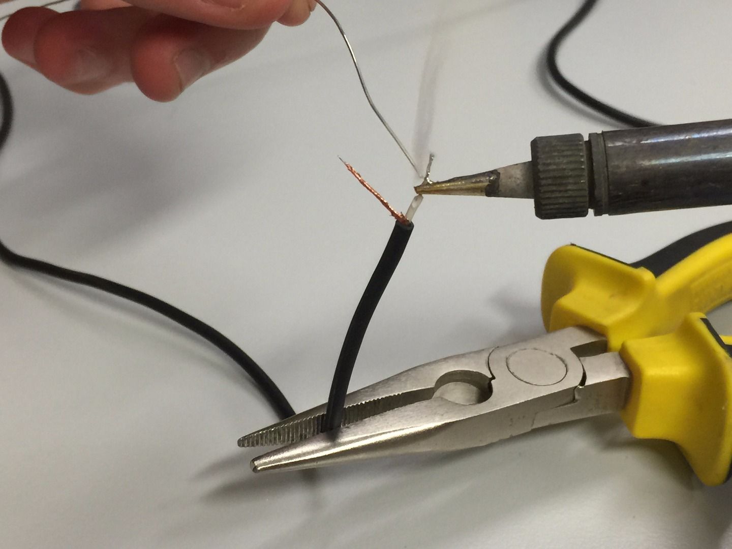 How to Build Your Own 3,5mm-jack-to-cinch-cable : 9 Steps - Instructables