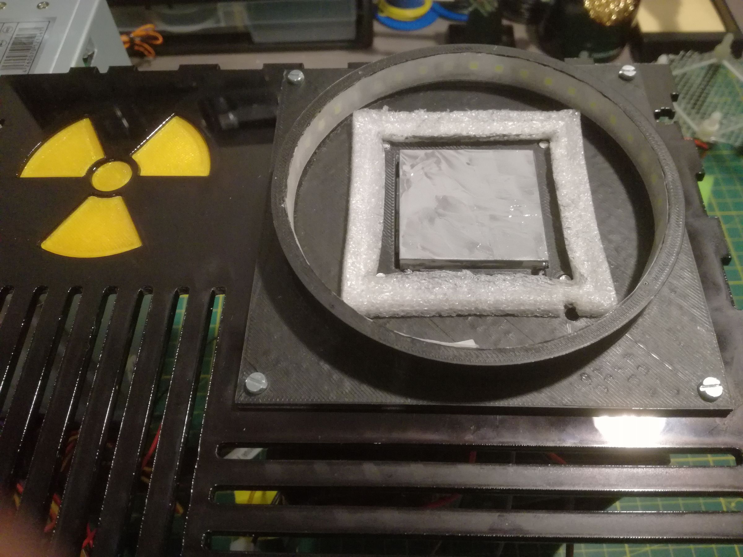 Peltier Cooled Cloud Chamber : 14 Steps (with Pictures) - Instructables