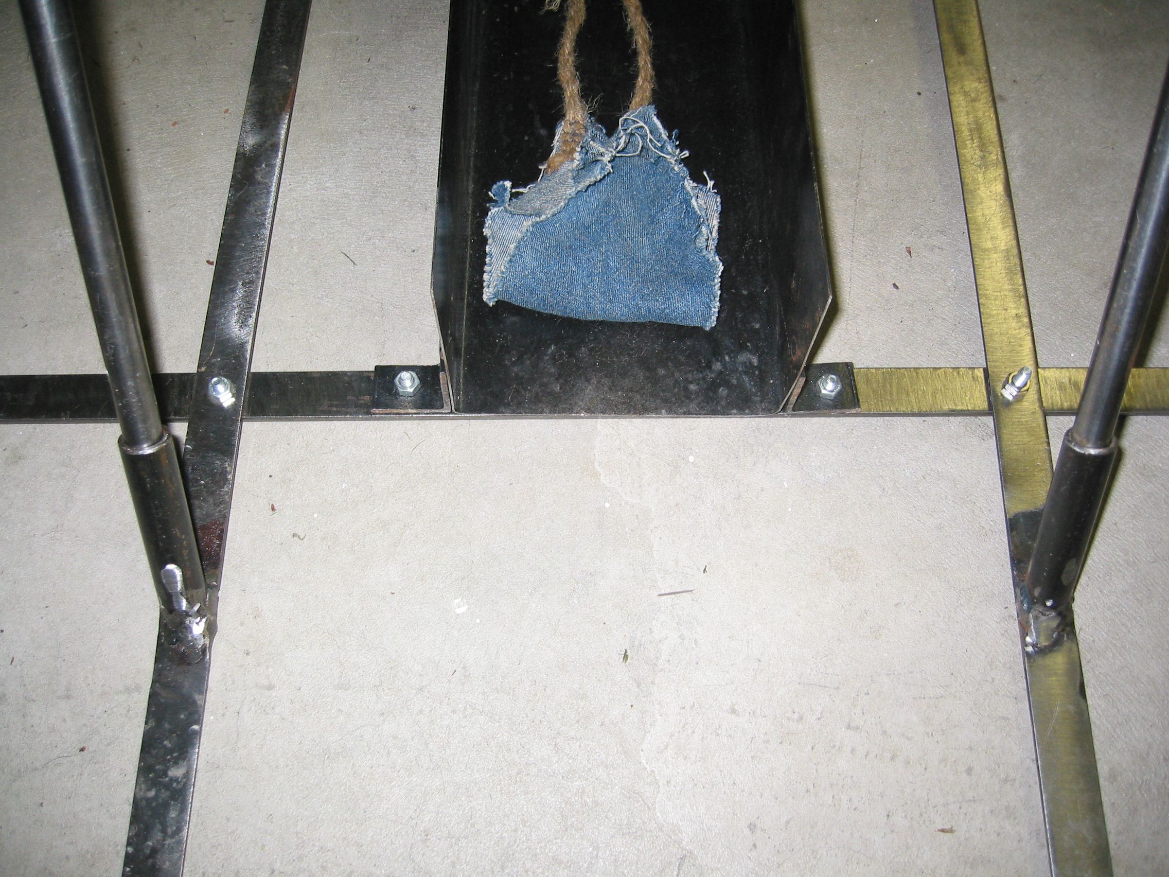 Make a Mid-sized (disassemblable) Steel Trebuchet : 15 Steps ...