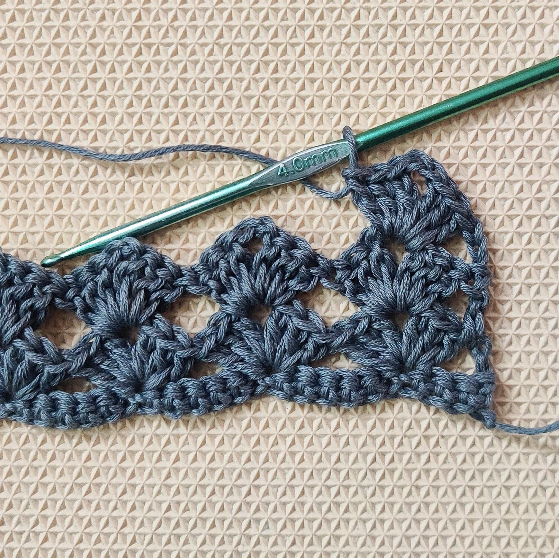 Easy Crochet Table Runner Pattern With Shell Stitch : 6 Steps (with ...