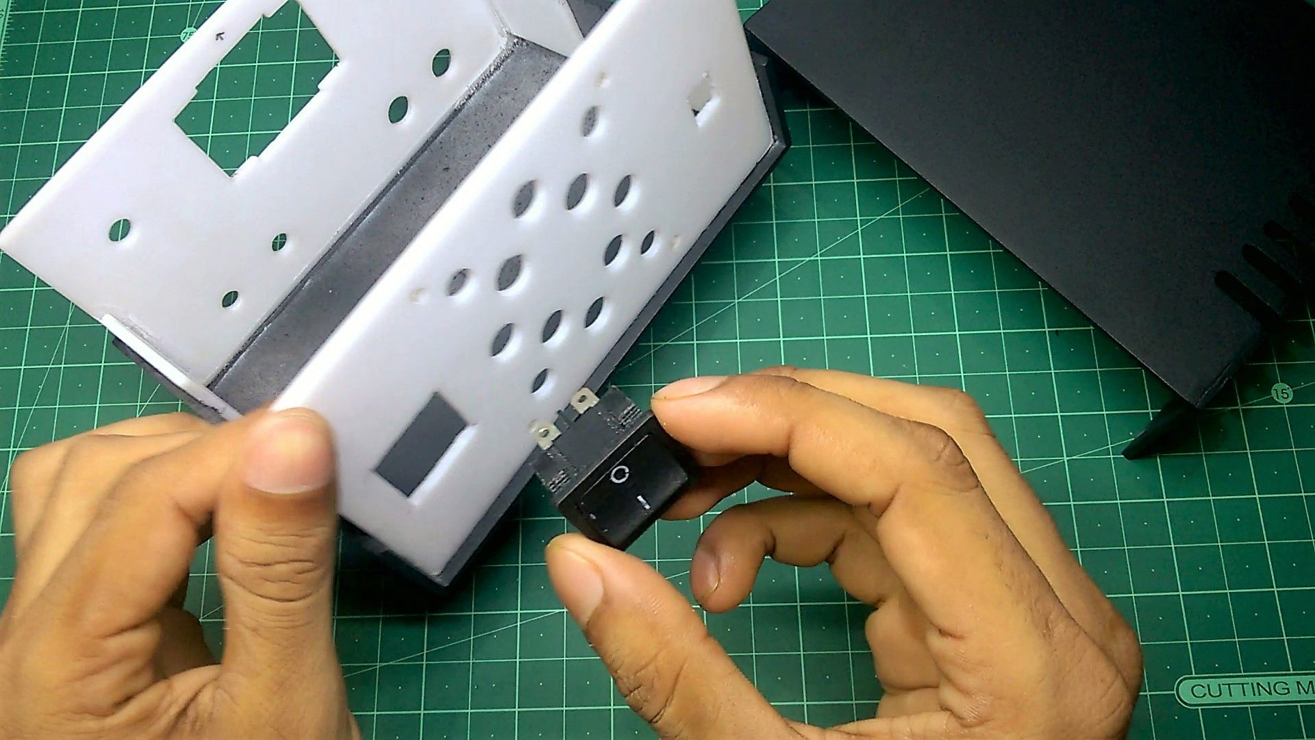 DIY Variable Power Supply With Adjustable Voltage and Current : 14 ...