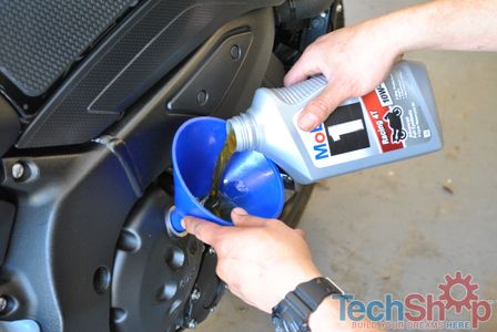 Motorcycle Oil Change. : 9 Steps (with Pictures) - Instructables