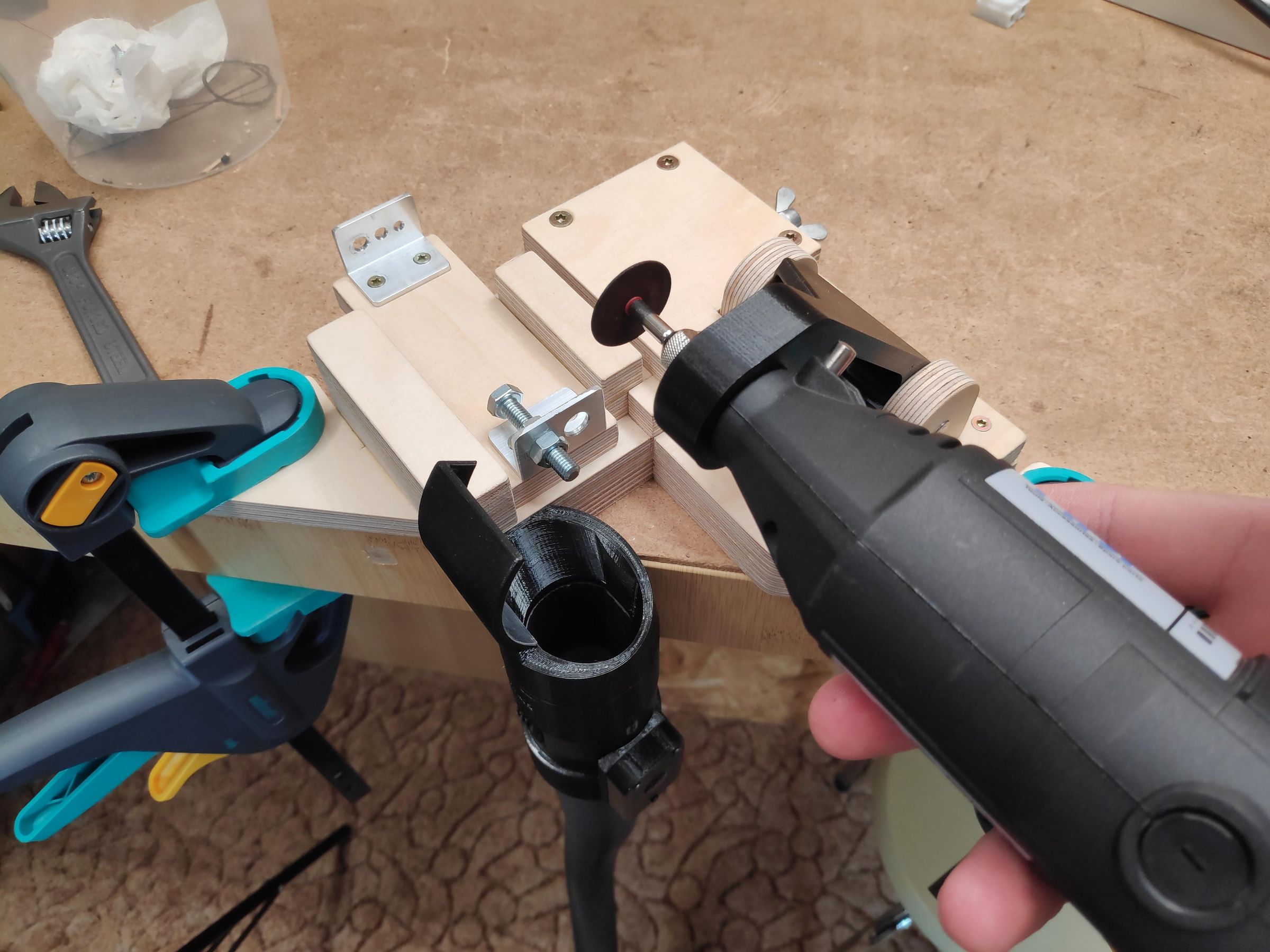 3D Printed Natural-Color Cost-Effective Worklight (Extreme Attention to ...