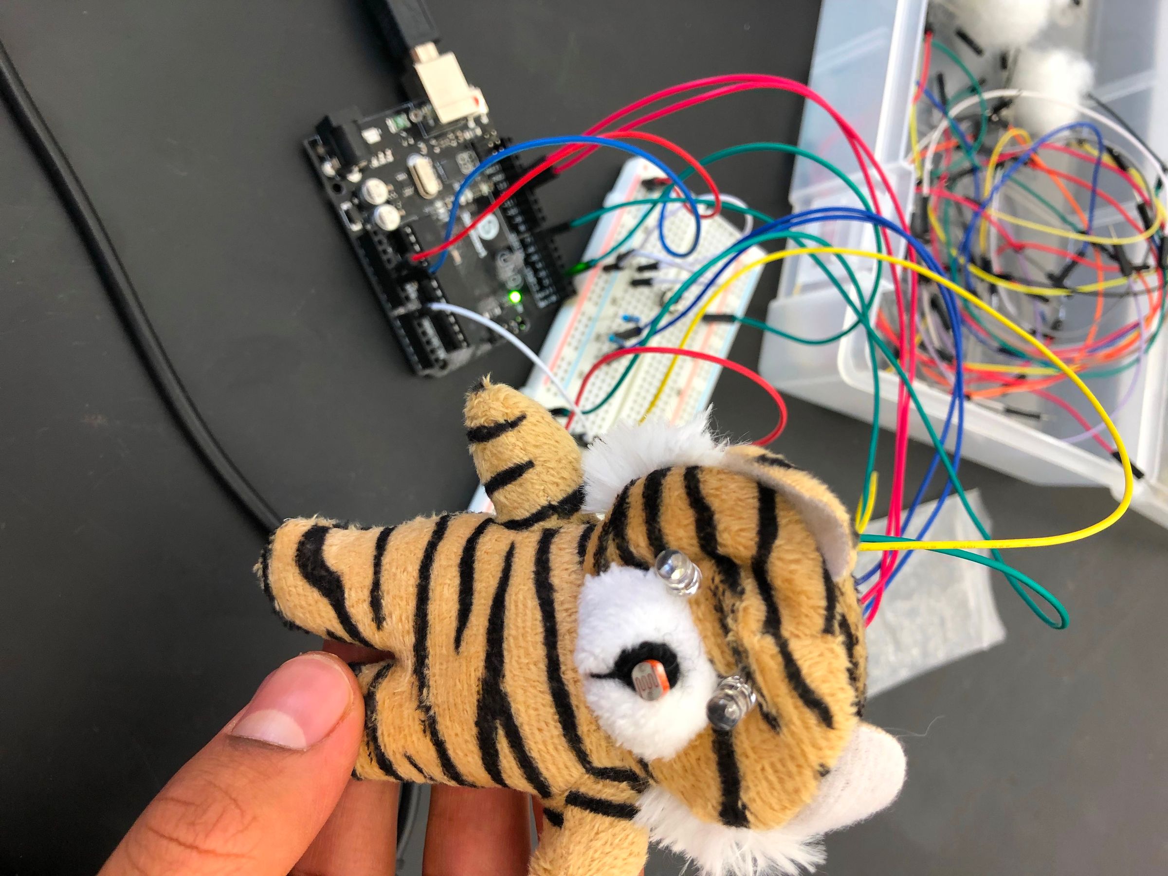 ARDUINO: ANIMATED STUFFED ANIMAL : 7 Steps - Instructables