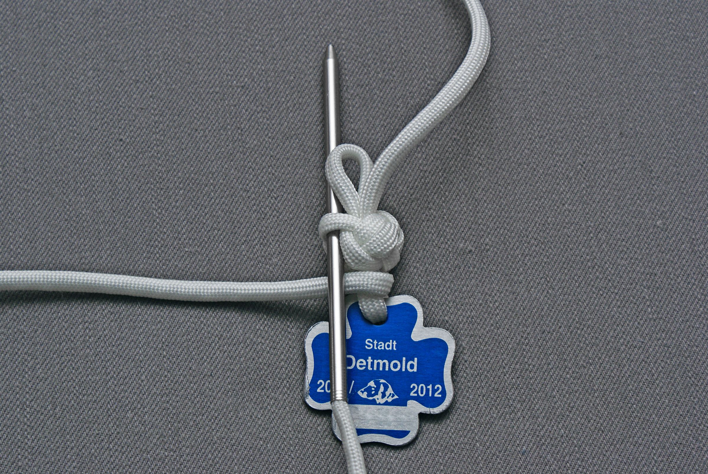 Paracord Dog Tag Holder : 7 Steps (with Pictures) - Instructables