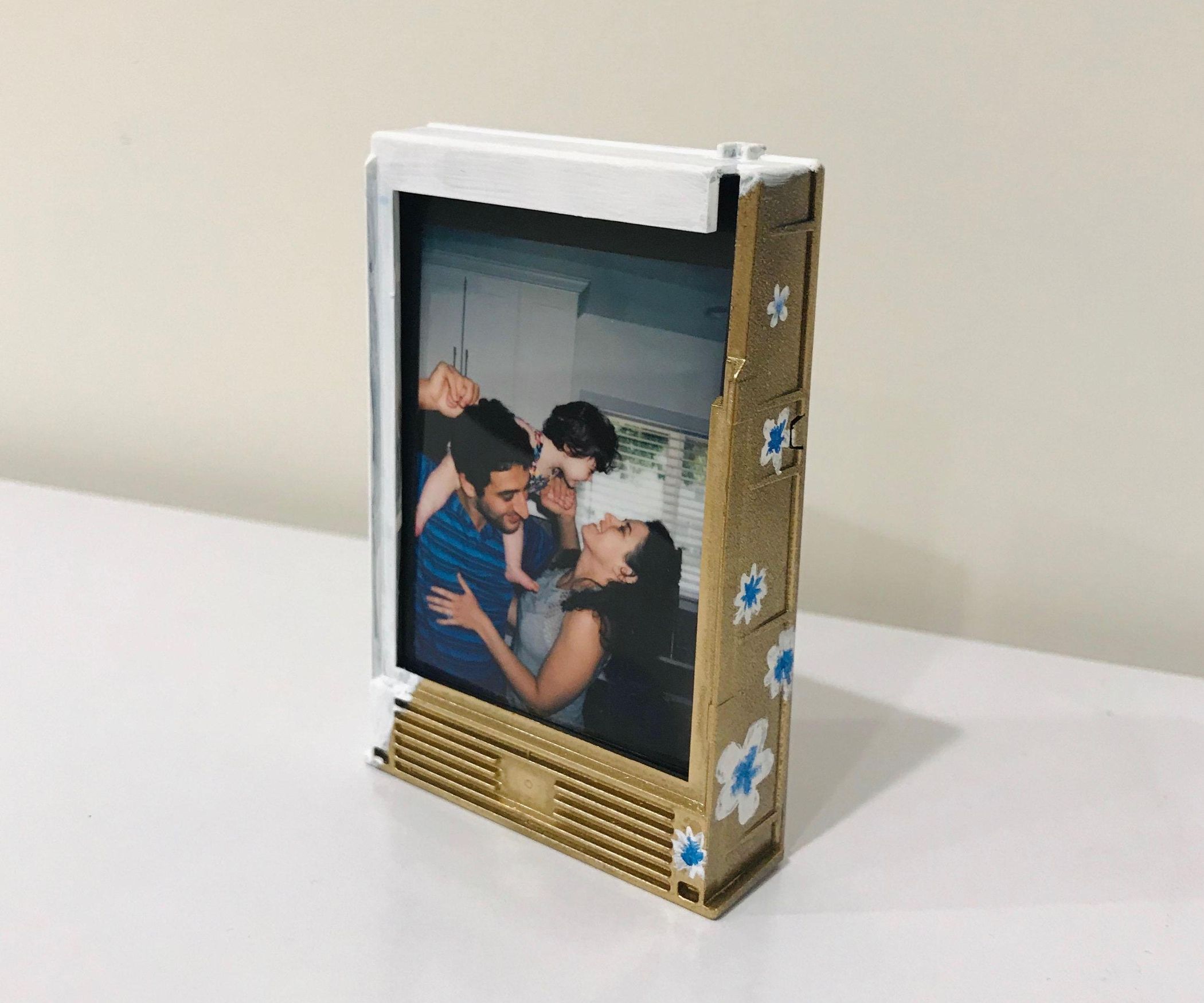 Recycled Polaroid Cartridge Frame : 5 Steps - Instructables