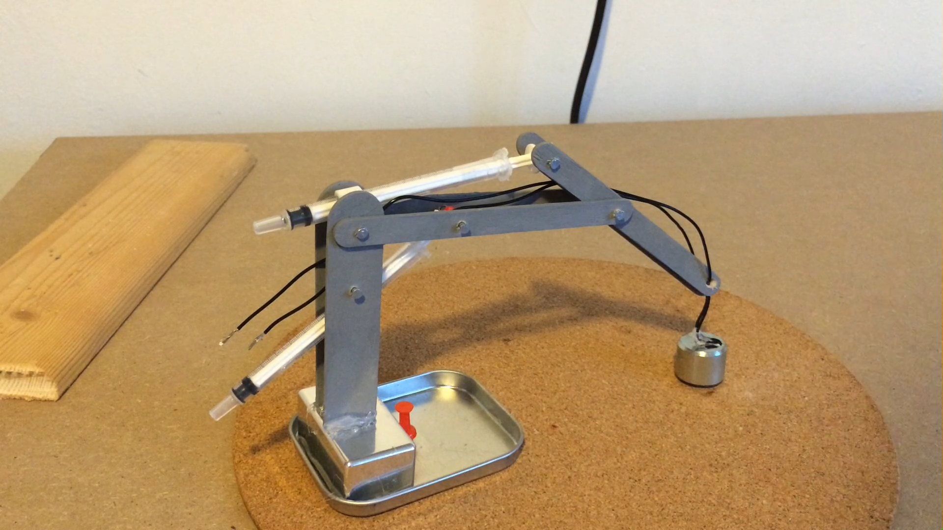 Make a Hydraulic Arm! : 7 Steps - Instructables