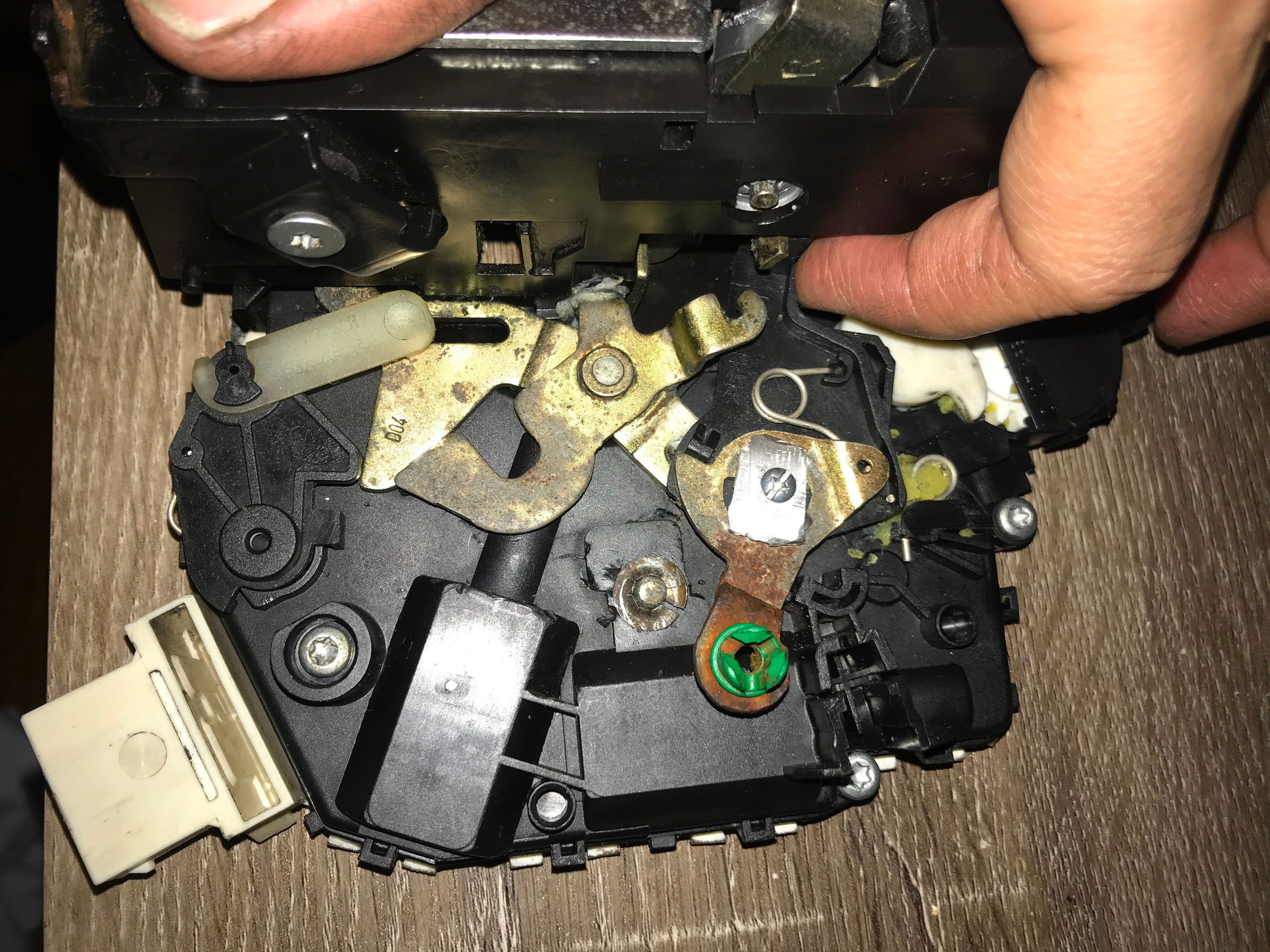 Repair Mini Cooper Electric Door Lock Actuator / Locking Mechanism : 18 ...