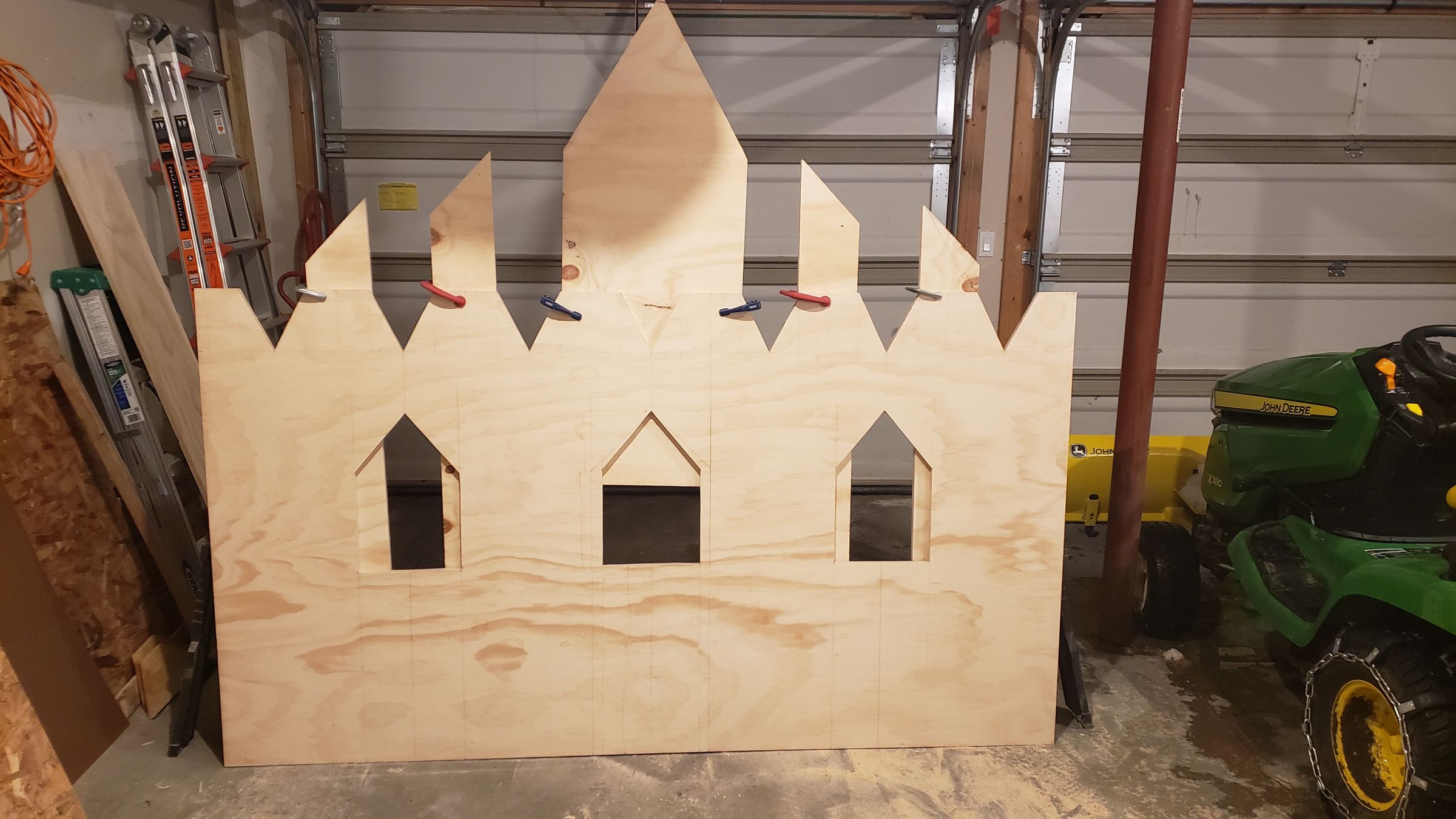 Under-the-Stairs Elsa Ice Castle : 13 Steps (with Pictures) - Instructables