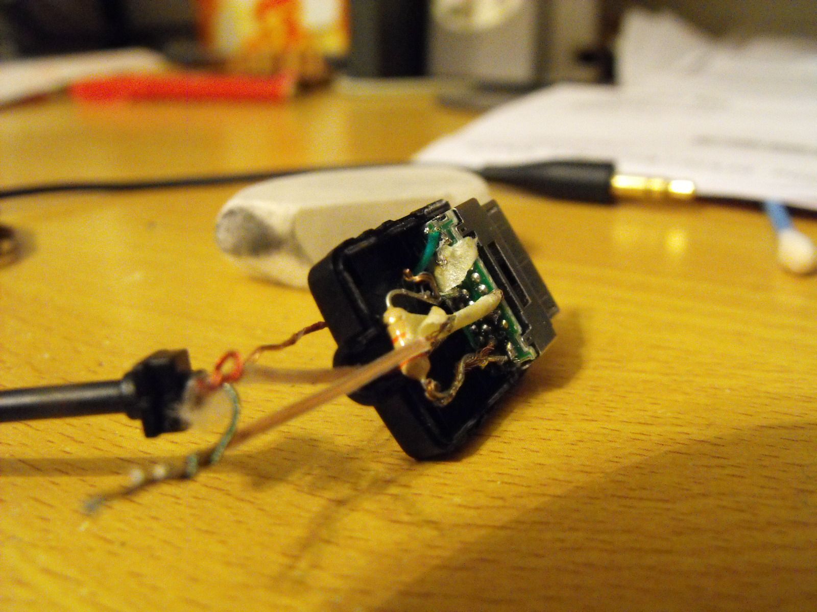 LineOut Cable for Sony Walkman With Wm-port : 4 Steps - Instructables