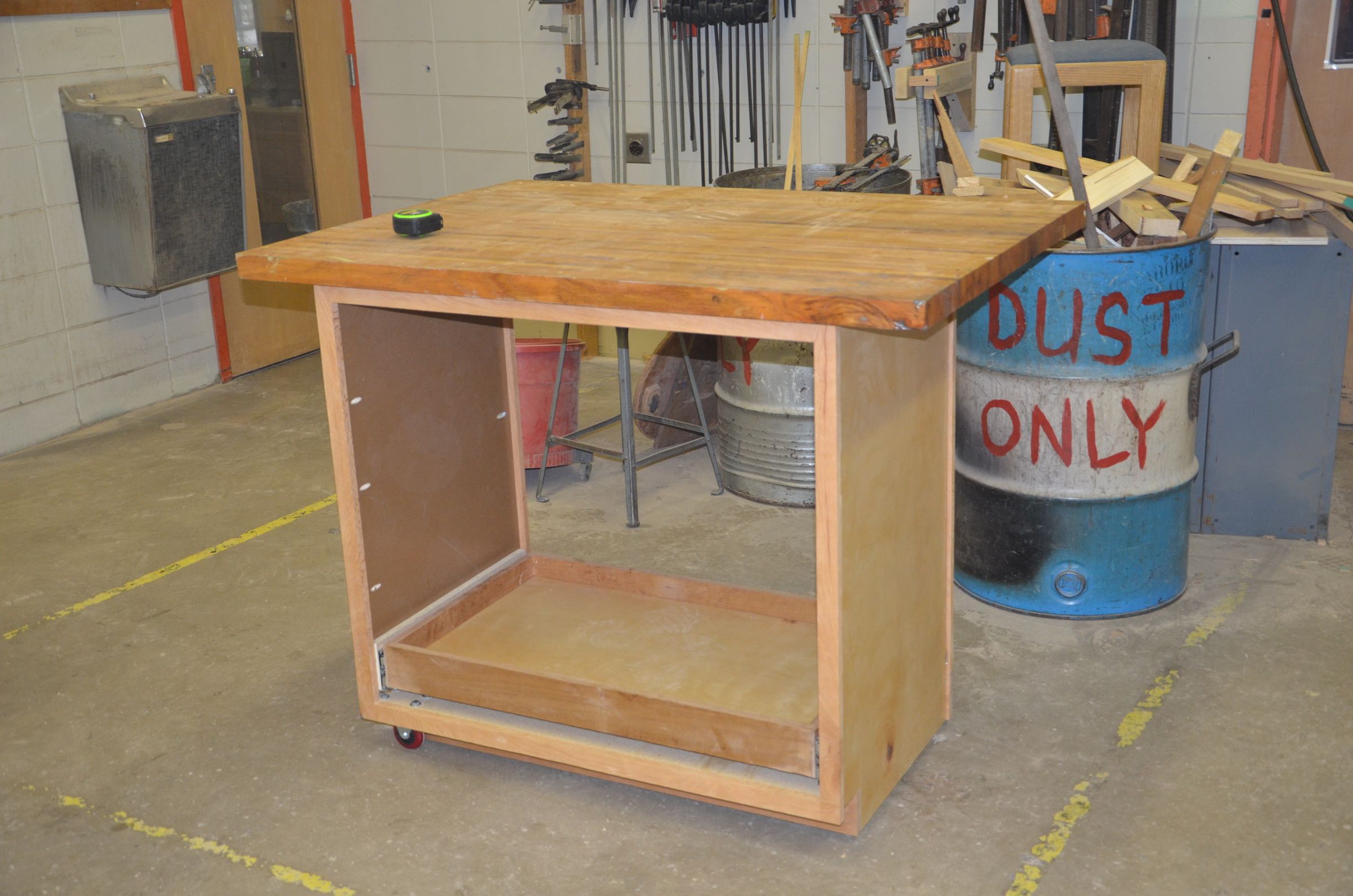 Rolling Workstation for Small Workspaces : 10 Steps (with Pictures ...