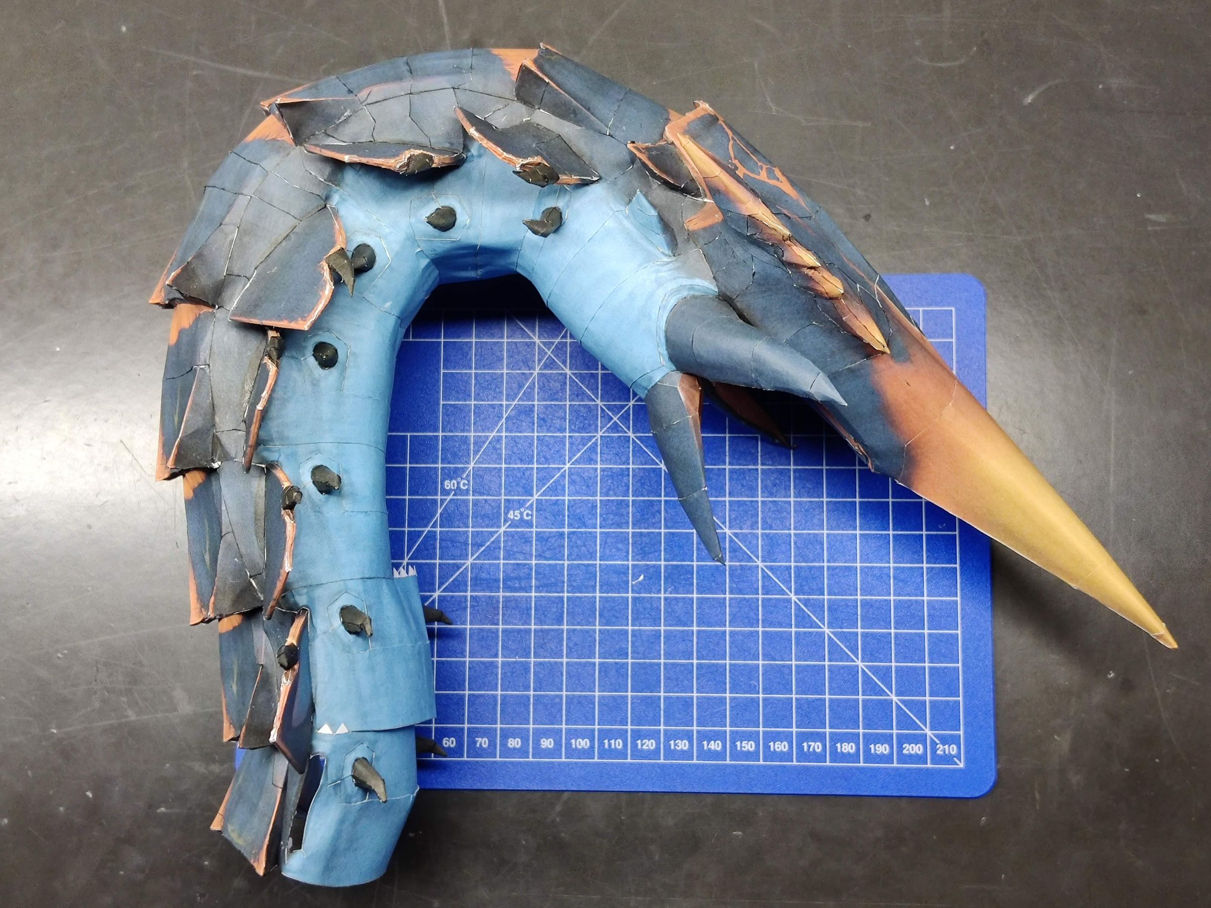 Iceworm Papercraft - Subnautica Below Zero : 8 Steps (with Pictures ...