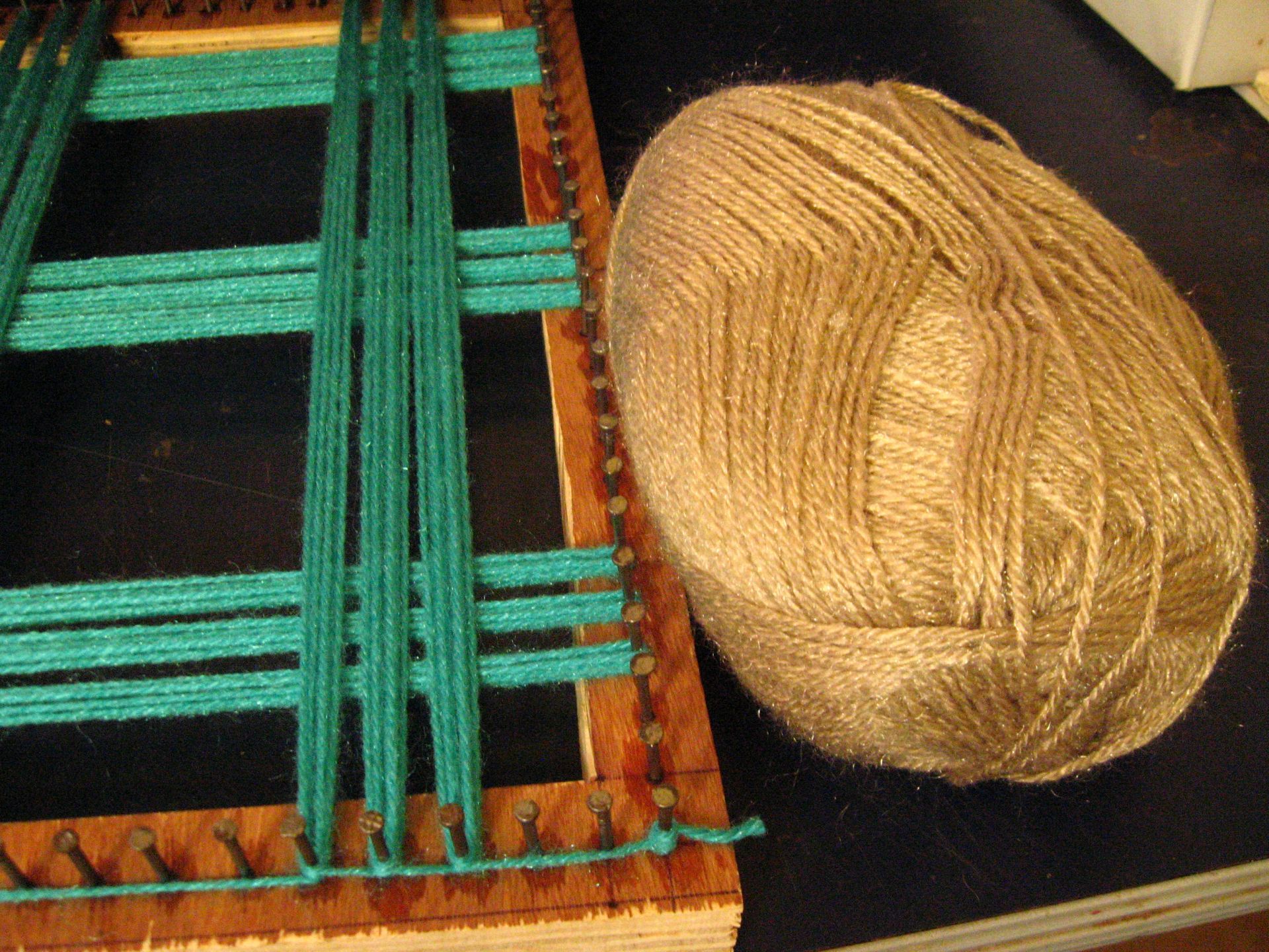 How to Weave a Small Table Mat With Home Made Loom : 13 Steps (with ...