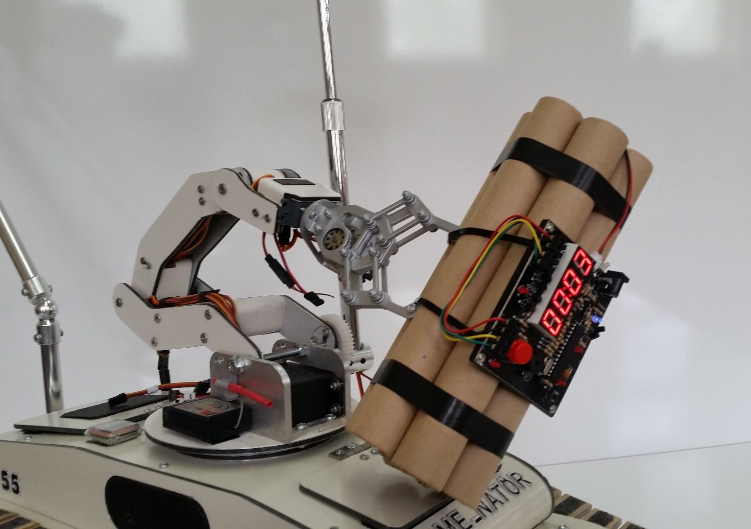 Bomb Disposal Robot ( Termenatör ) : 13 Steps (with Pictures) - Instructables