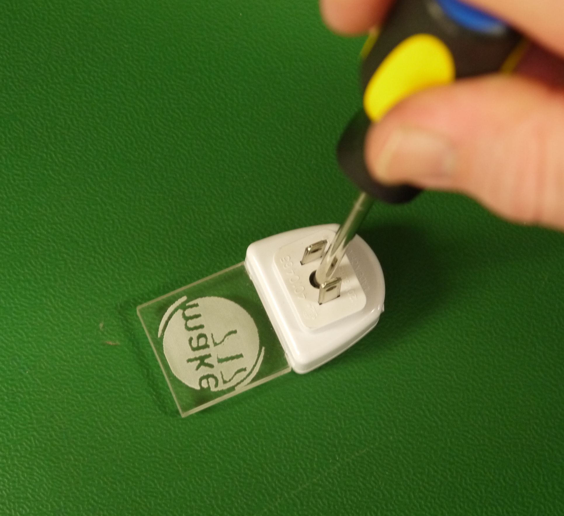 Mini Acrylic Panel Night Light : 8 Steps (with Pictures) - Instructables