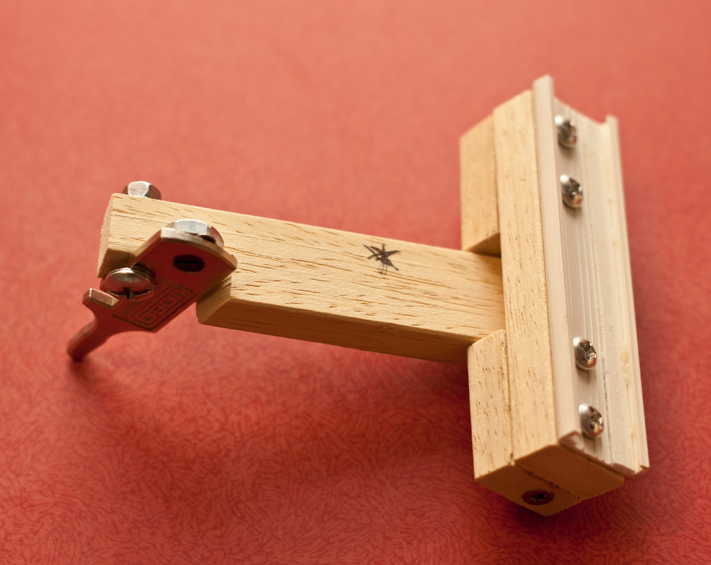 Easy Glass Bottle Cutter Made Up of Common Parts [UPDATED... Again ...