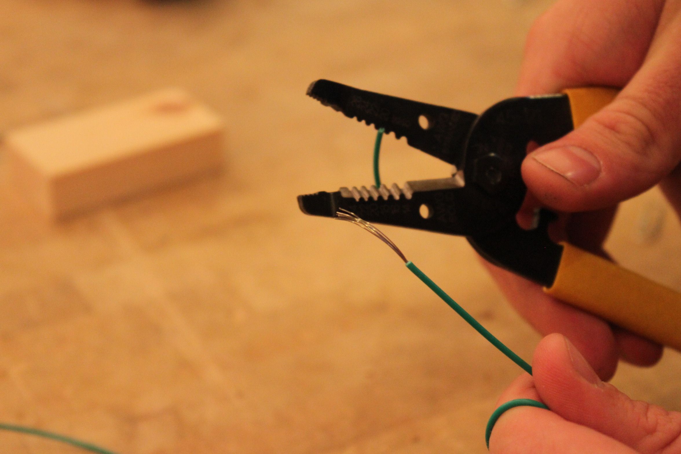 How to Make a Simple Motor : 8 Steps (with Pictures) - Instructables