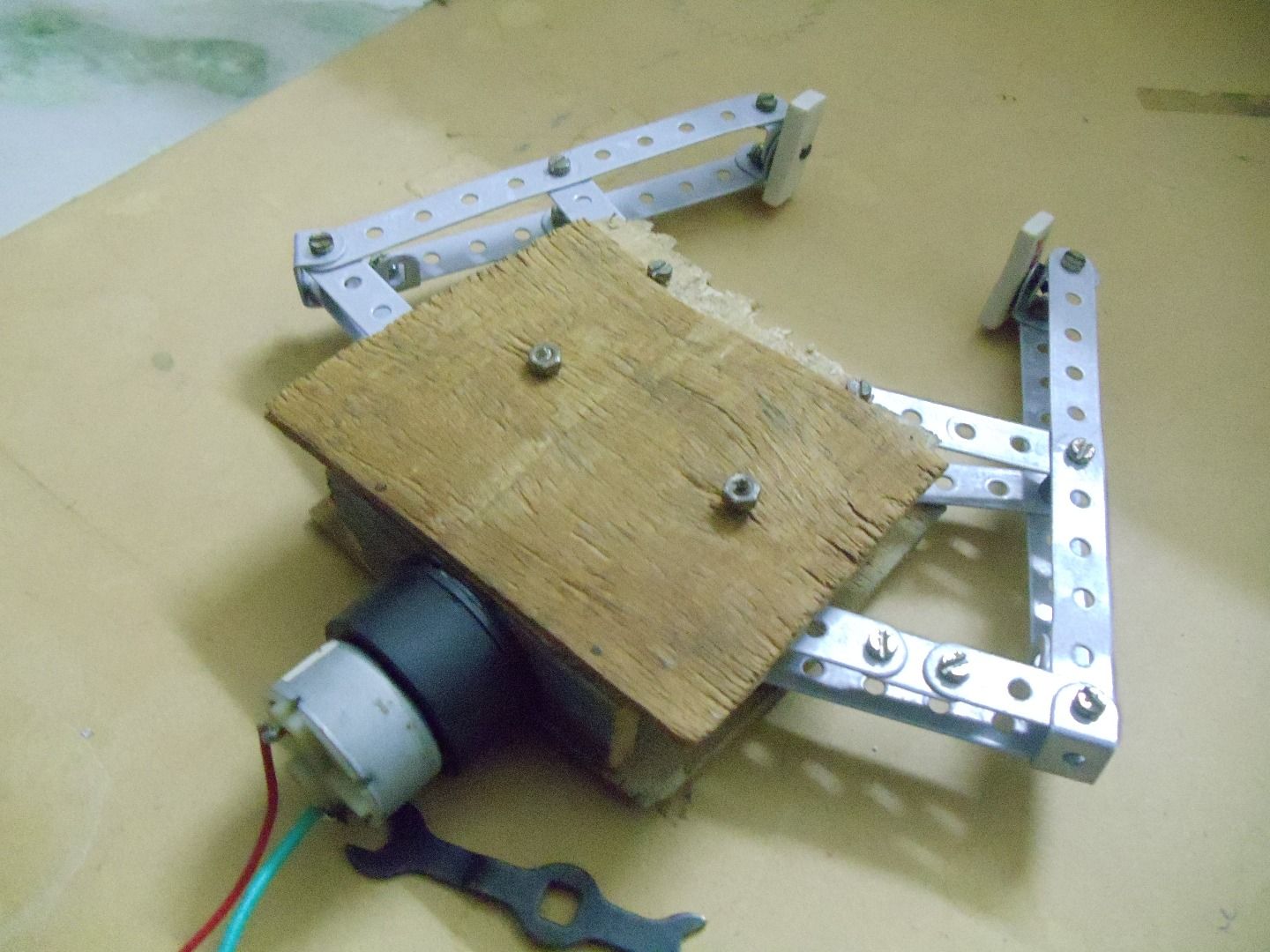 Home Made Robot Gripper : 8 Steps (with Pictures) - Instructables