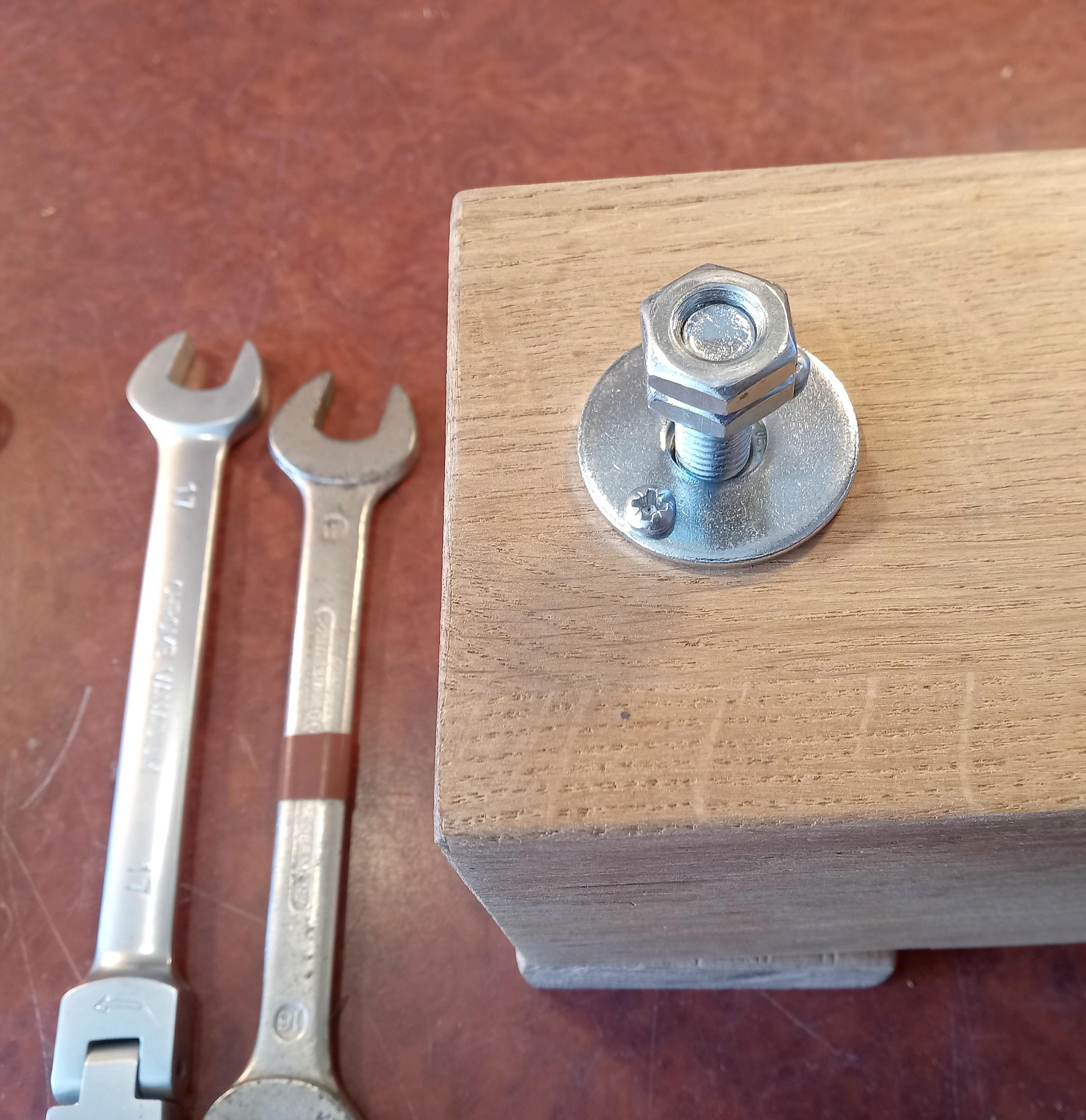 Traveler Workbench With Adjustable Feet and Cerused Oak Legs : 30 Steps ...