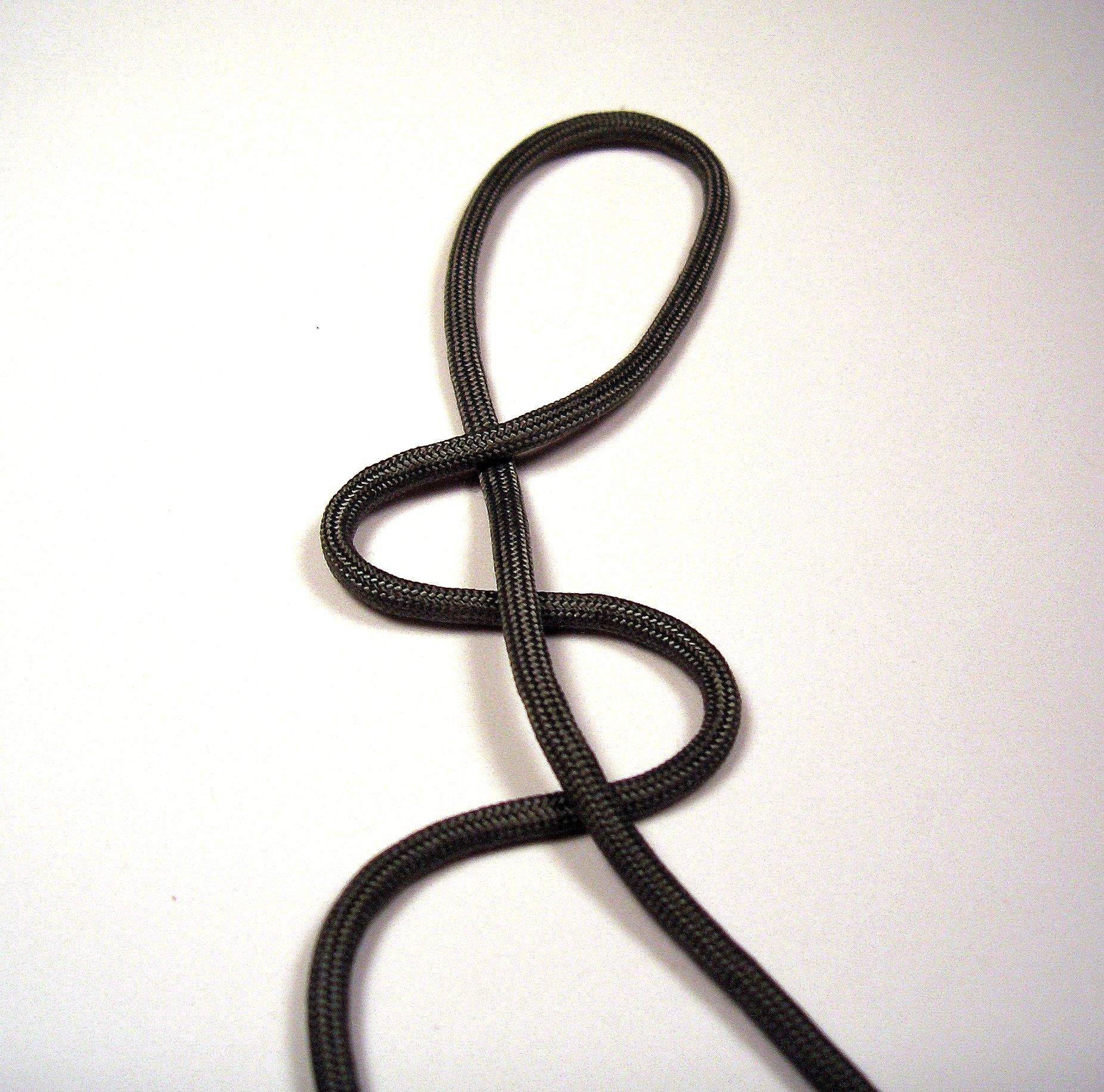 Cross Knot Paracord Lanyard : 13 Steps (with Pictures) - Instructables