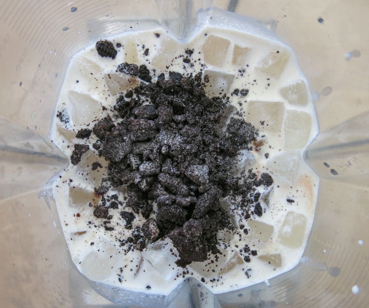 Oreo Frappuccino Recipe (Cookies and Cream Frappuccino) : 3 Steps (with ...