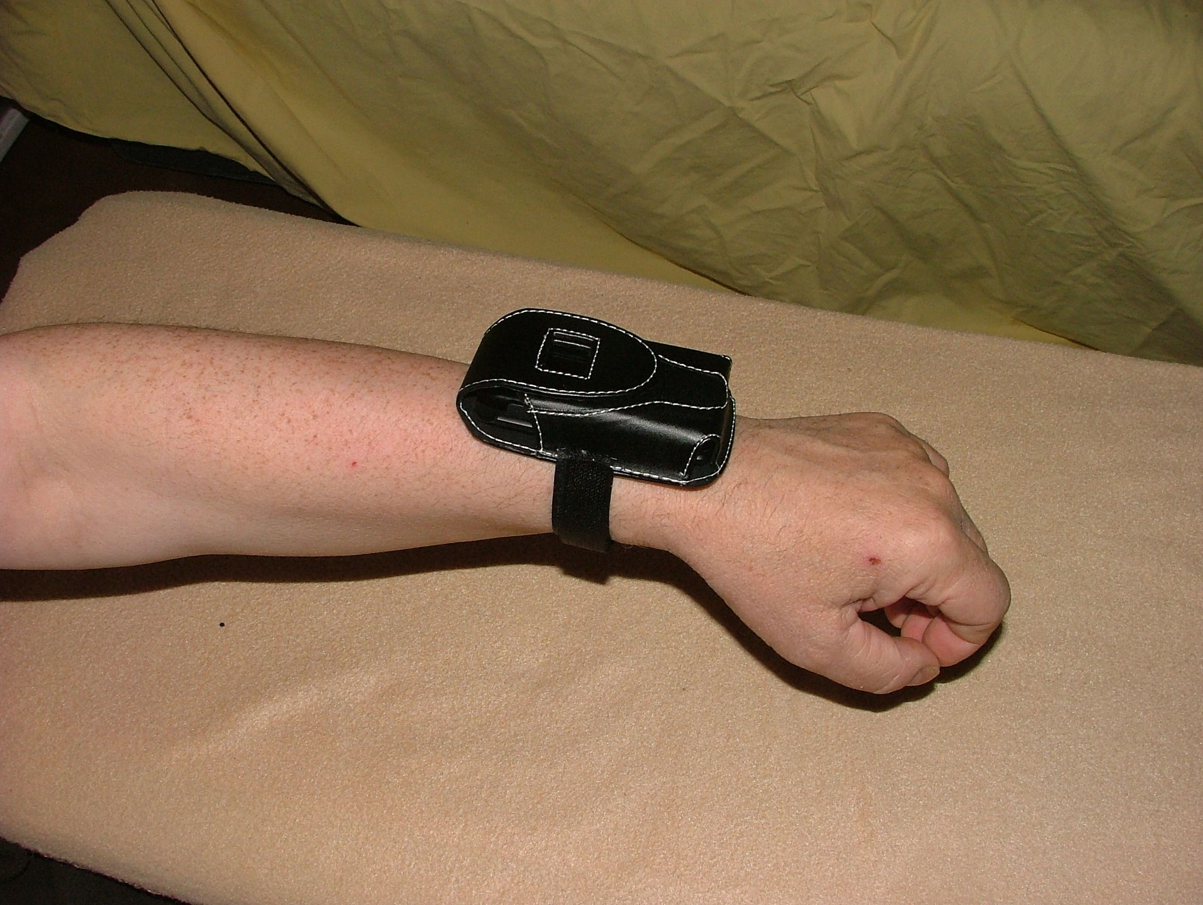 Cell Phone Wrist Band : 8 Steps - Instructables