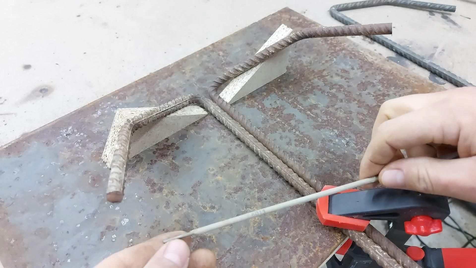 Grappling Hook From Construction Rebar : 4 Steps (with Pictures ...