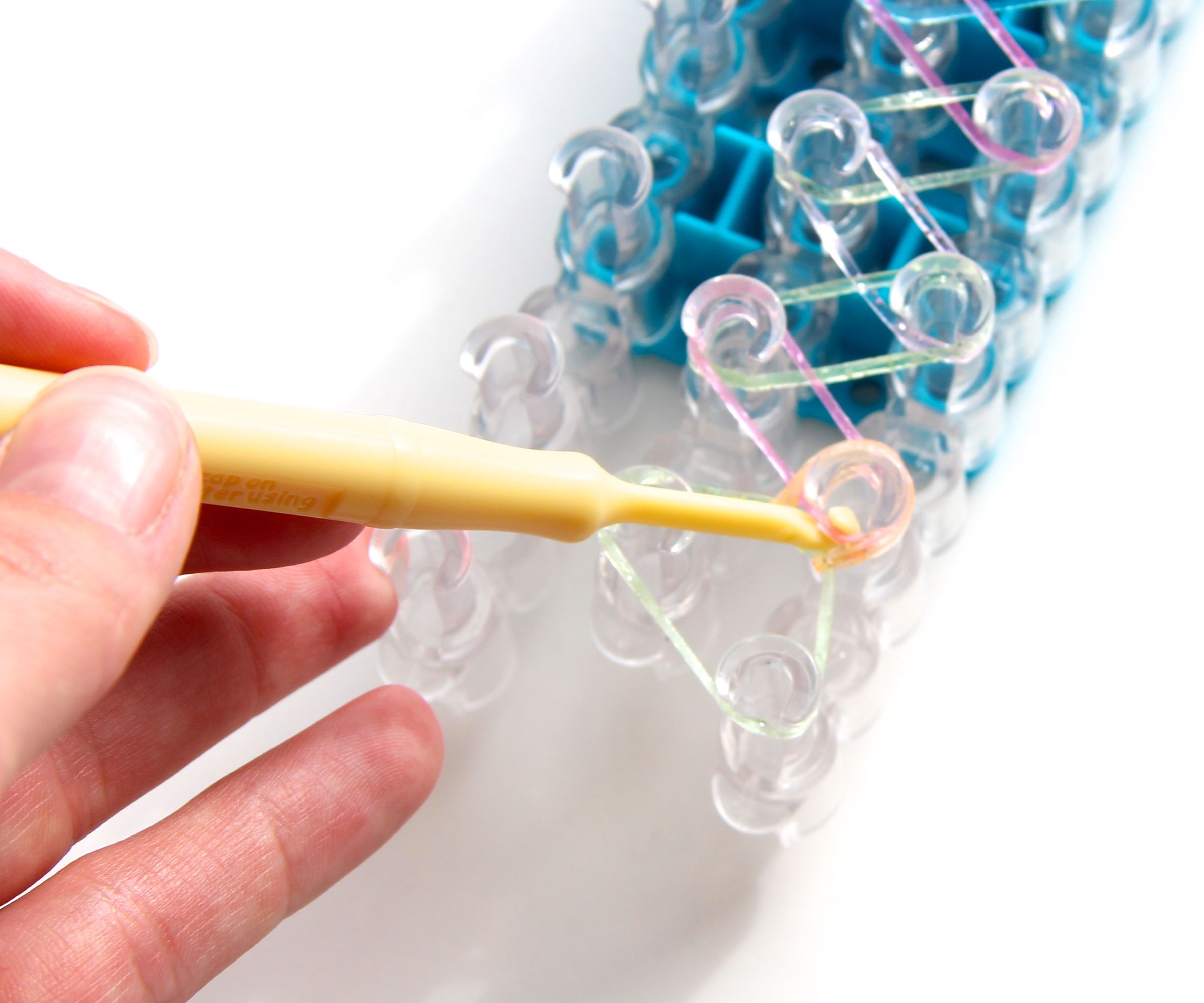 Single Rainbow Loom Bracelet : 5 Steps (with Pictures) - Instructables