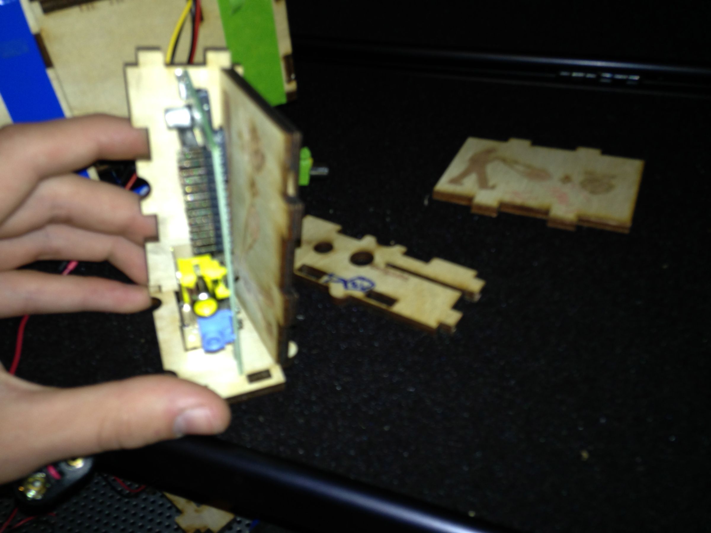 Augment Your Reality With the ITorch Raspberry Pi Flashlight Projector ...