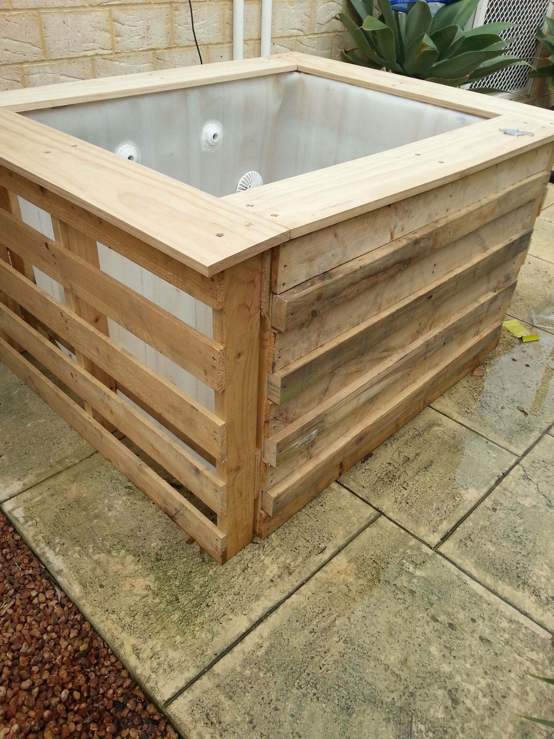 IBC Above Ground Plunge Pool : 9 Steps (with Pictures) - Instructables