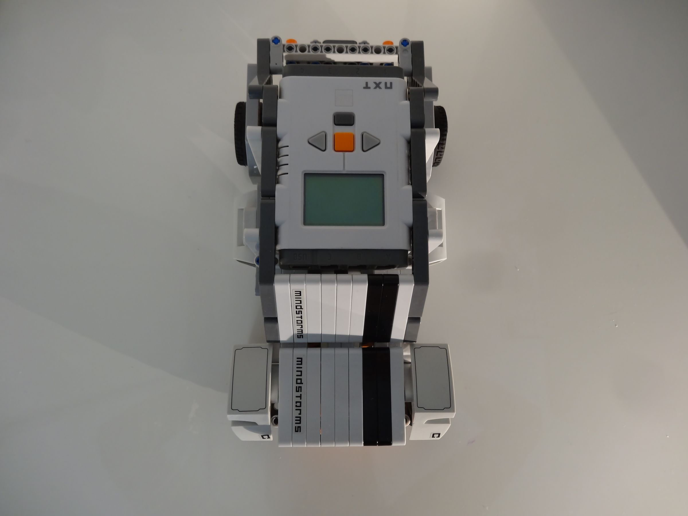 Ante: Lego Mindstorms NXT Car : 3 Steps - Instructables