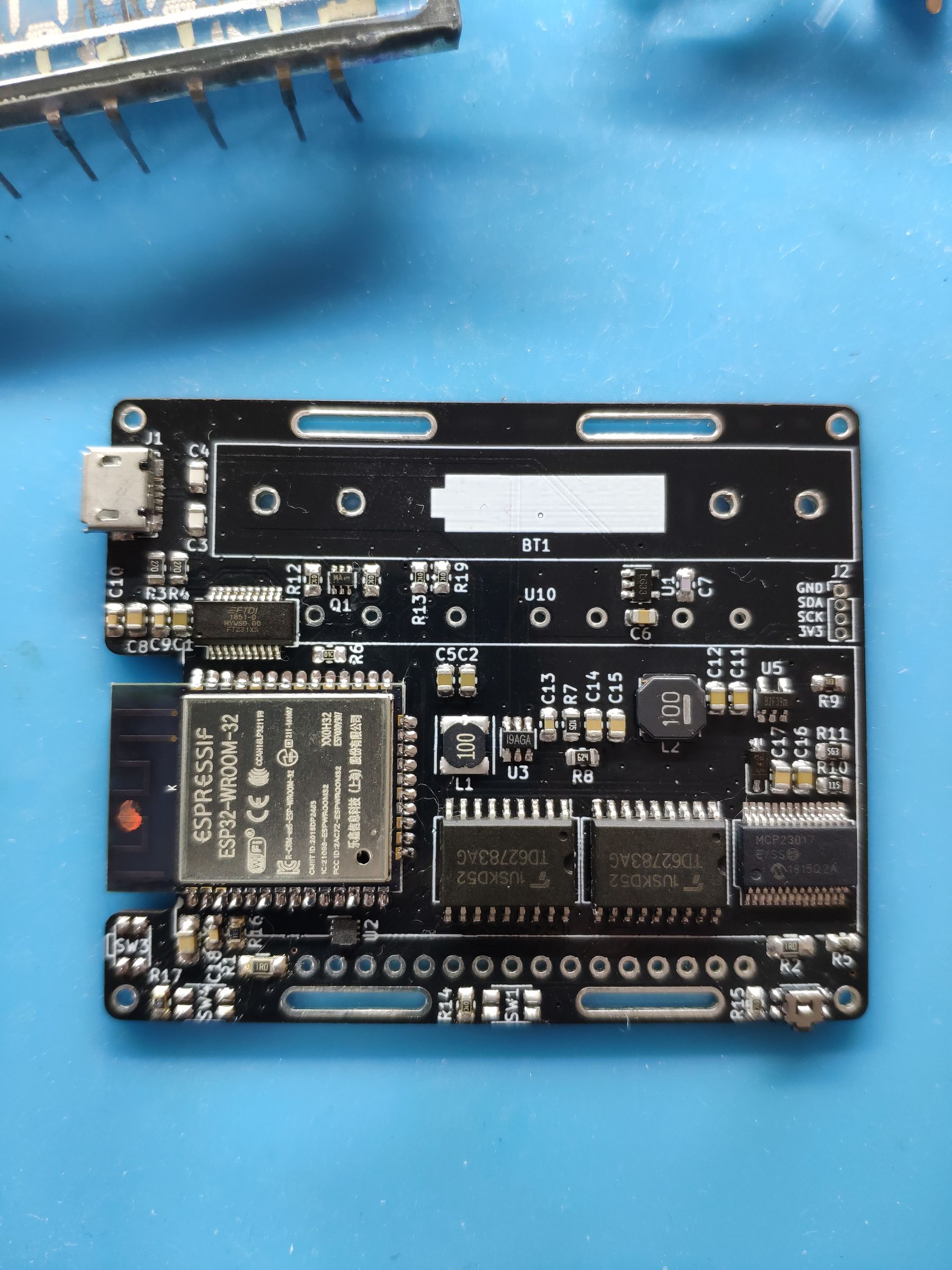 Vacuum Fluorescent Display Watch : 5 Steps (with Pictures) - Instructables