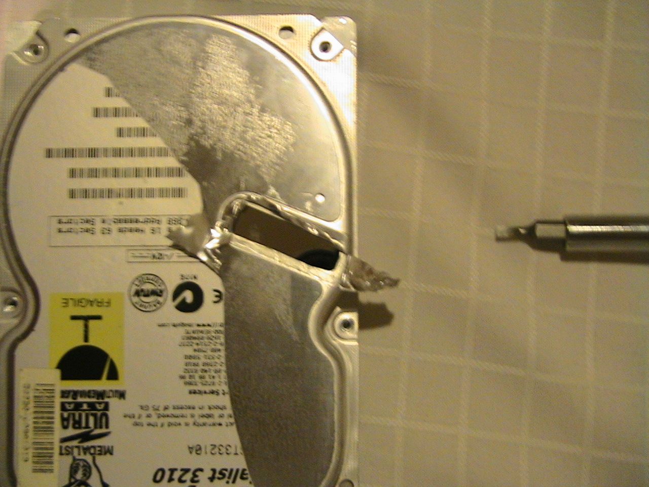 Pulling Apart a Desktop Hard Drive to Get Rare Earth Magnets. : 8 Steps ...