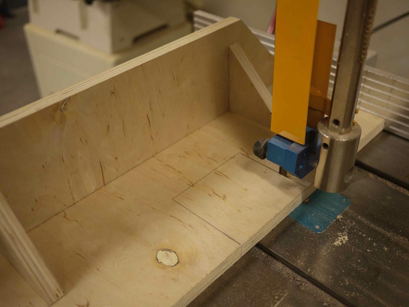 Tall Bandsaw Resaw Fence - Made at Techshop : 5 Steps - Instructables