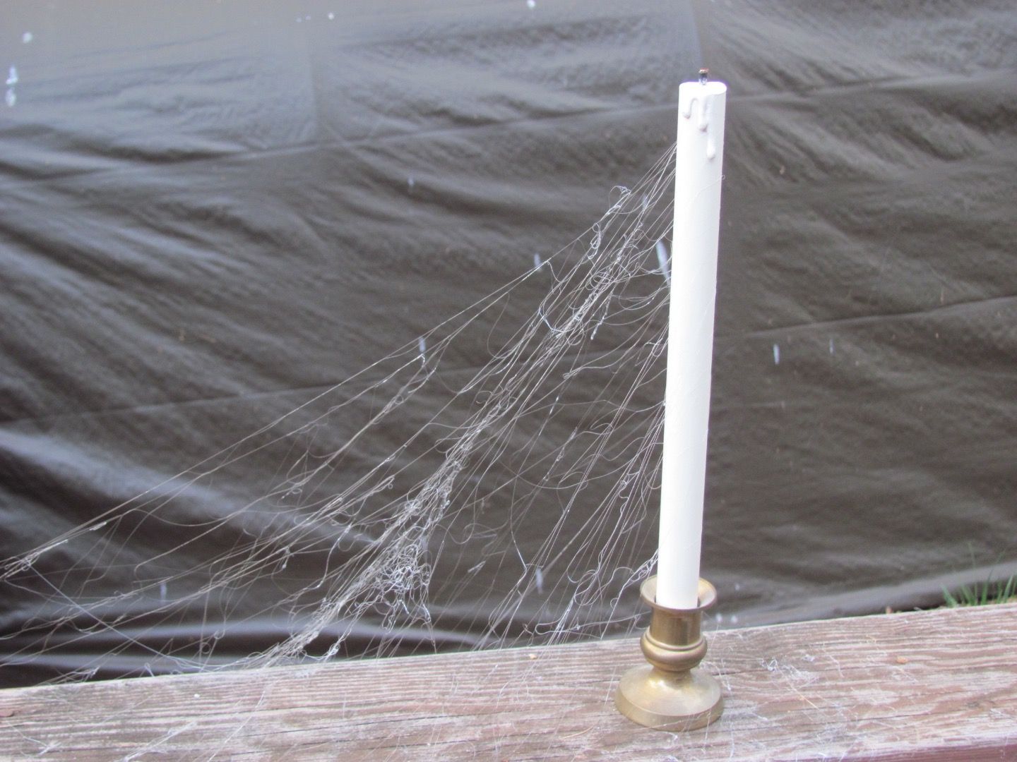 Hot Glue Cobwebs (with Pictures) - Instructables