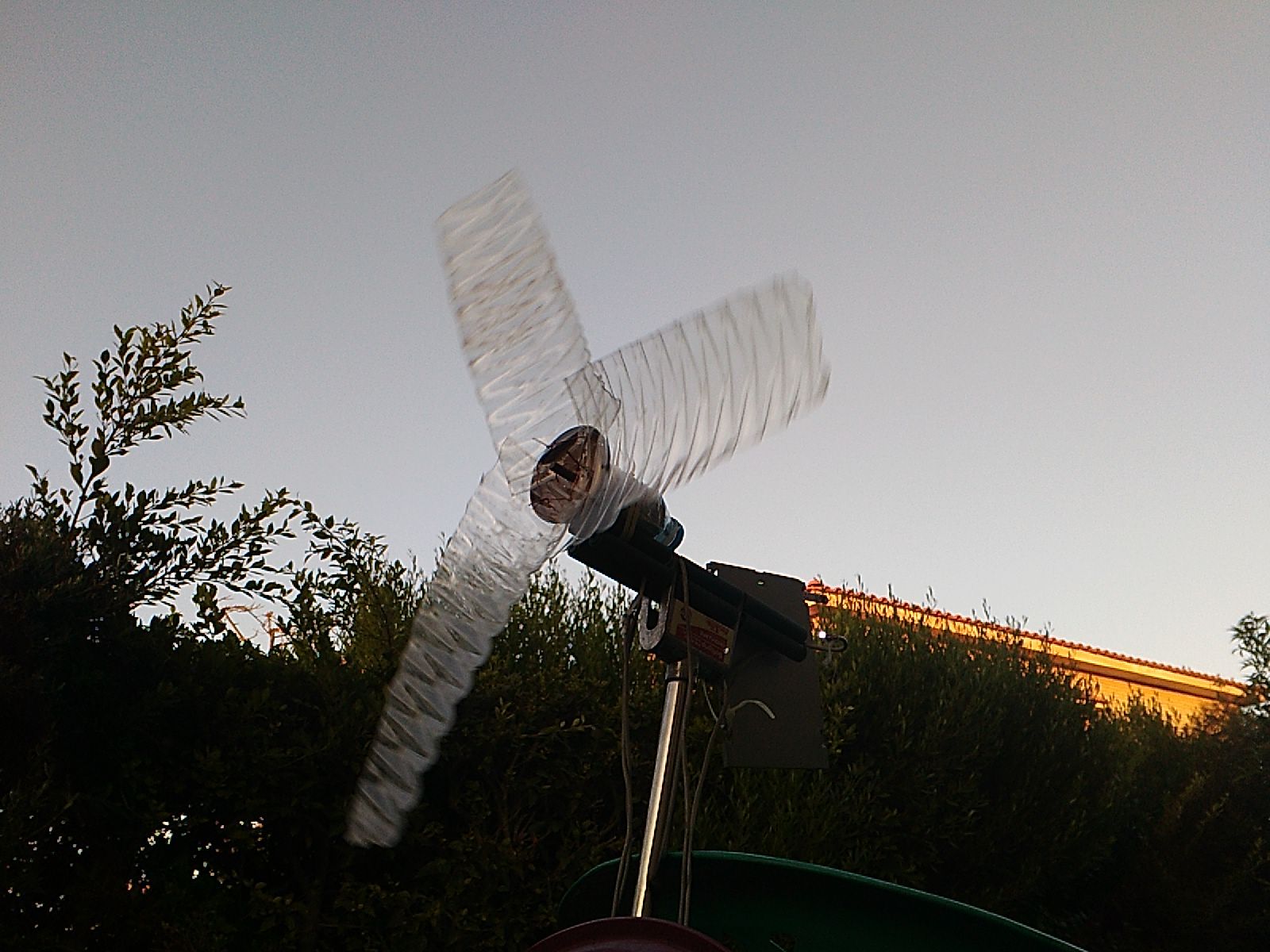 How to Make Wind Turbine From Plastic Bottles : 6 Steps - Instructables