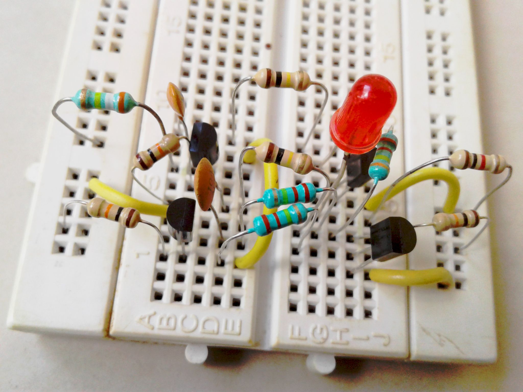 BCD Counter Using Discrete TRANSISTORS : 16 Steps - Instructables