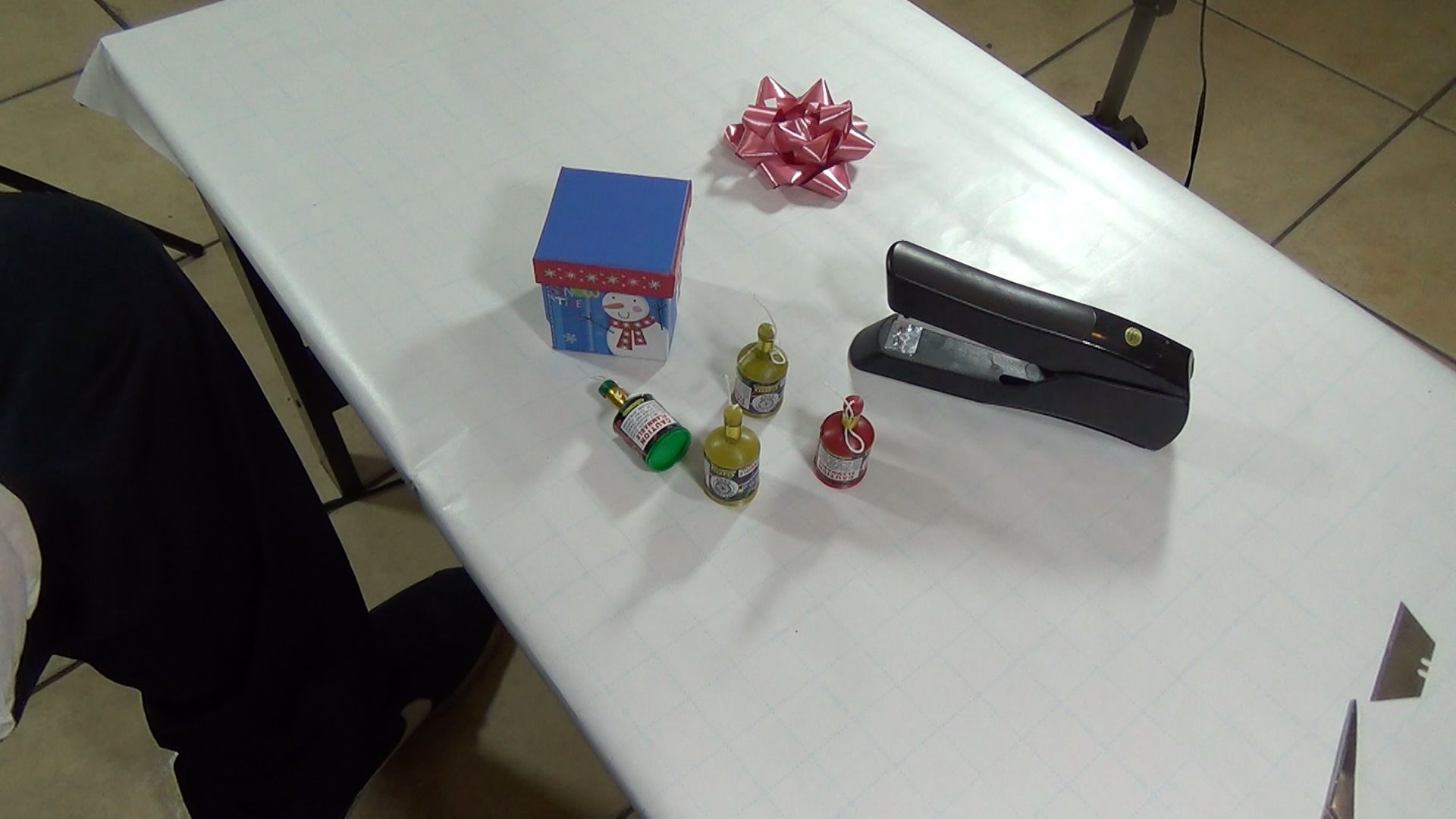 10 Christmas Gift Pranks You Can Do on Family and Friends! : 10 Steps ...
