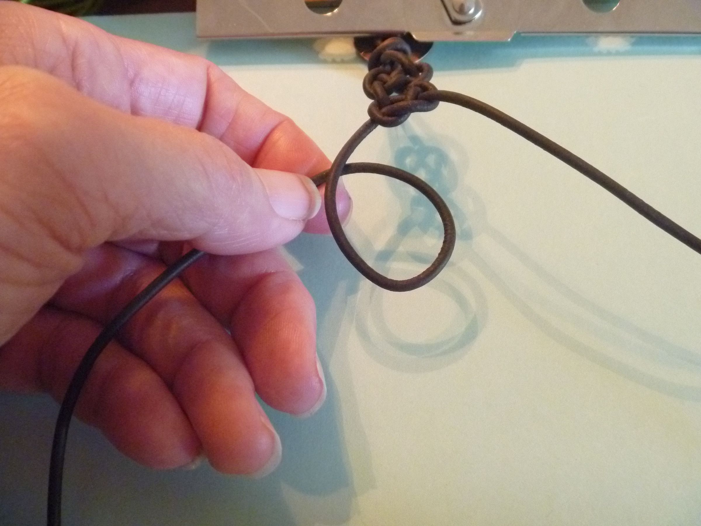 Celtic Knot Macrame Bracelet : 9 Steps (with Pictures) - Instructables